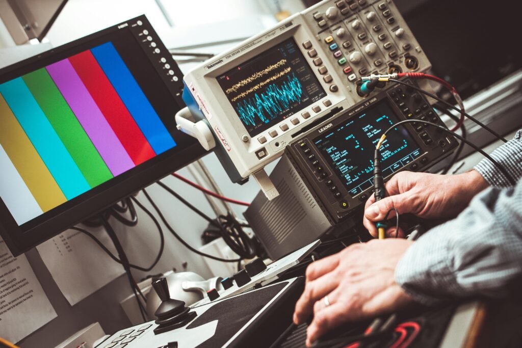What Are the Differences Between PLS and IPS Panels? - RJY Display